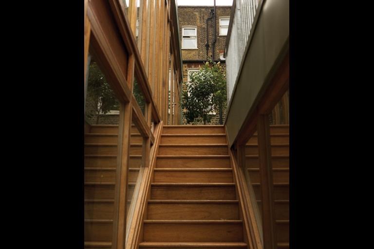 Narrow site access: How do you get a four-bedroom house through this ...